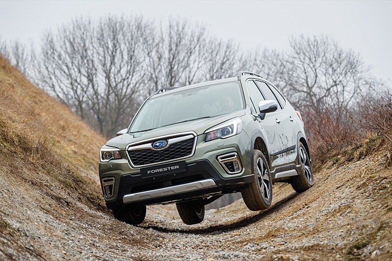 Autonoviny.cz - Subaru představilo hybridní pohon e-Boxer